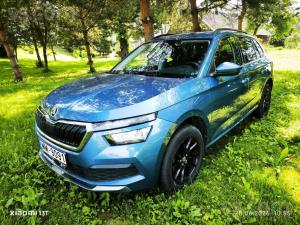 Zils Skoda KAMIQ 2020 Bauska, ar dzinēja tilpumu 1.50 L un nobraukumu 70 tūkst. km par 16500 €, foto  vietnē AUTOMOTO.COM.LV