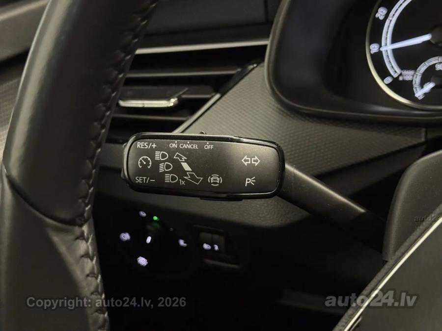 Zils Skoda KAMIQ 2021 Tallina, ar dzinēja tilpumu 1.00 L un nobraukumu 66 tūkst. km par 14995 €, foto 17 vietnē AUTOMOTO.COM.LV