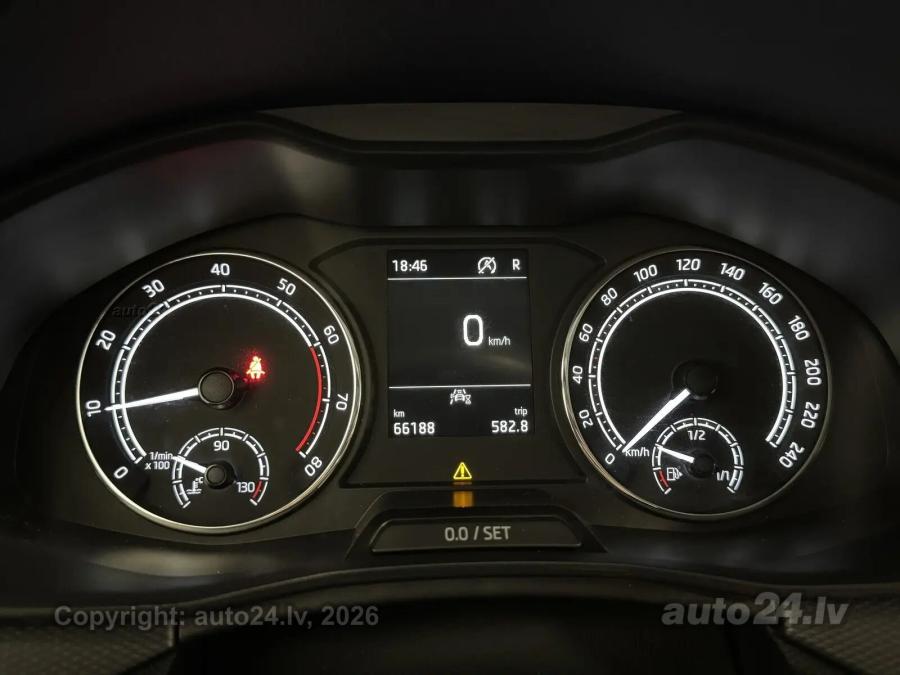 Zils Skoda KAMIQ 2021 Tallina, ar dzinēja tilpumu 1.00 L un nobraukumu 66 tūkst. km par 14995 €, foto 19 vietnē AUTOMOTO.COM.LV