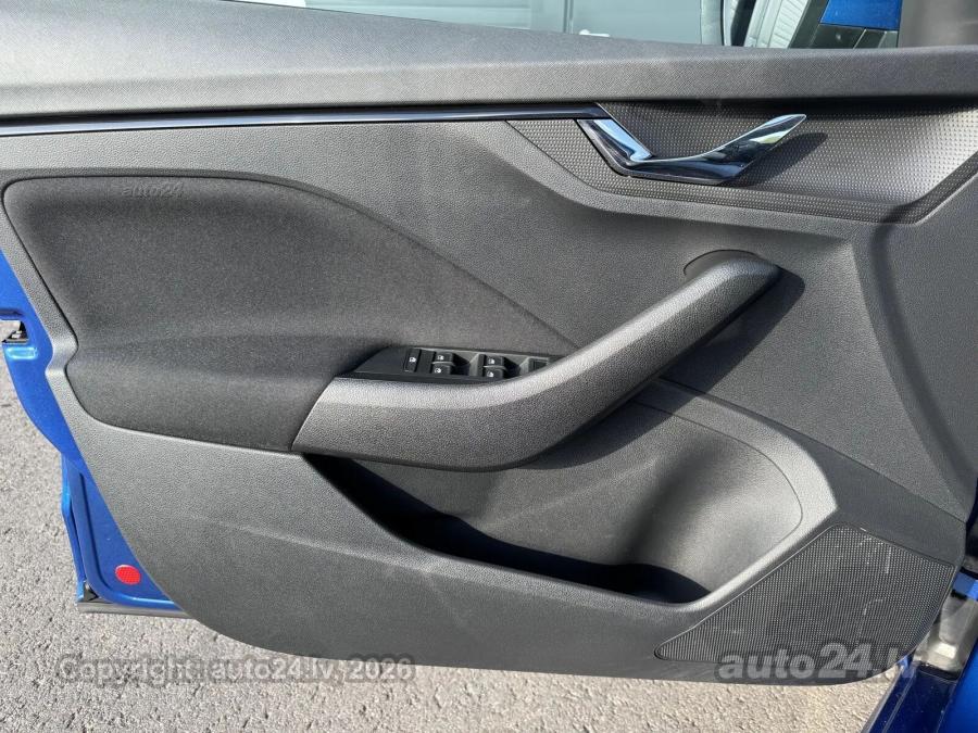 Zils Skoda KAMIQ 2021 Tallina, ar dzinēja tilpumu 1.00 L un nobraukumu 66 tūkst. km par 14995 €, foto 21 vietnē AUTOMOTO.COM.LV