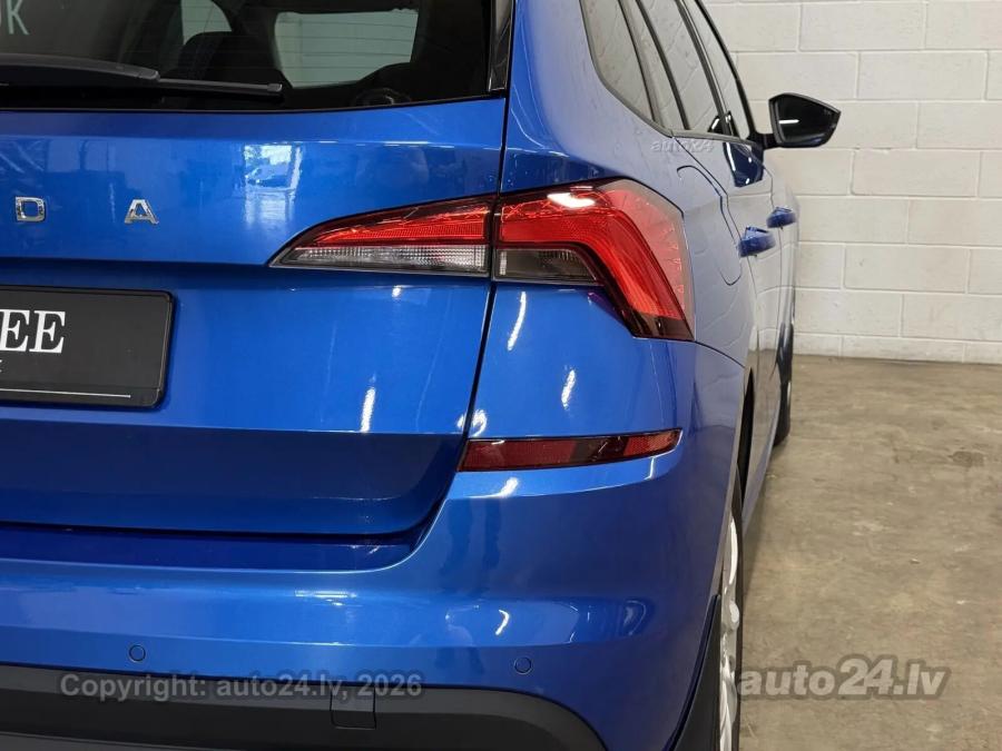 Zils Skoda KAMIQ 2021 Tallina, ar dzinēja tilpumu 1.00 L un nobraukumu 66 tūkst. km par 14995 €, foto 25 vietnē AUTOMOTO.COM.LV