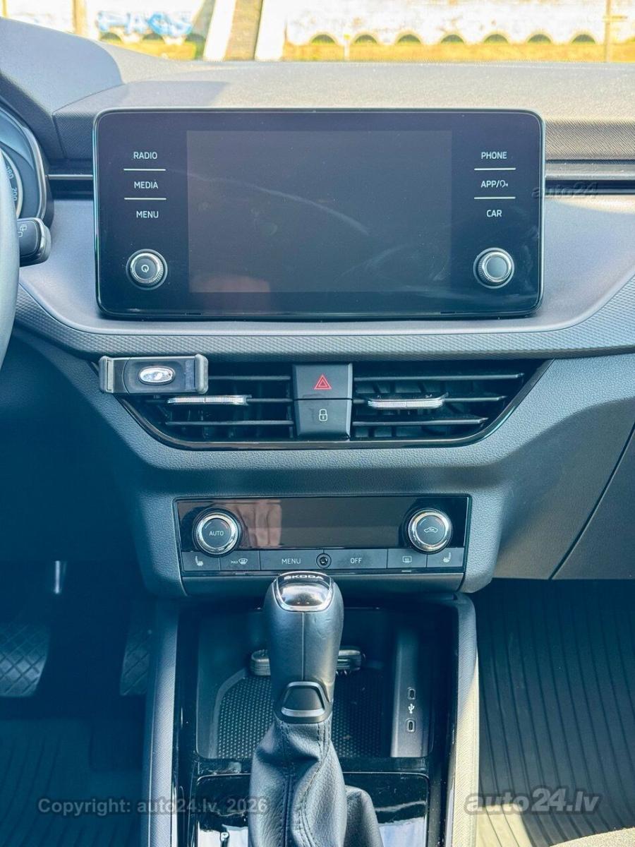 Zils Skoda KAMIQ 2021 Tallina, ar dzinēja tilpumu 1.00 L un nobraukumu 60 tūkst. km par 12990 €, foto 13 vietnē AUTOMOTO.COM.LV