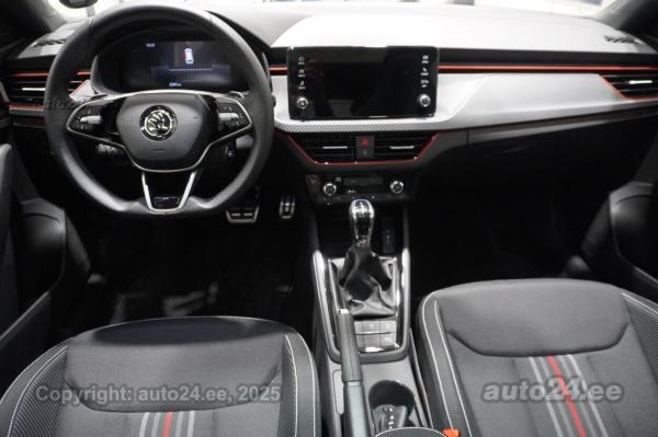 Zils Skoda KAMIQ 2025 Tallina, ar dzinēja tilpumu 1.00 L un nobraukumu 2 tūkst. km par 28500 €, foto 11 vietnē AUTOMOTO.COM.LV