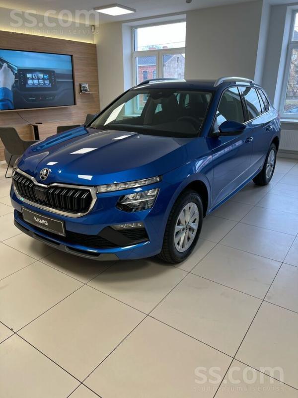 Zils Skoda KAMIQ 2025 Daugavpils, ar dzinēja tilpumu 1.00 L un nobraukumu 10 tūkst. km par 25195 €, foto 1 vietnē AUTOMOTO.COM.LV