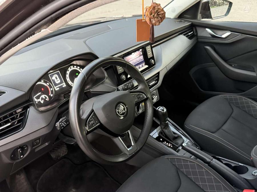 Brown Skoda KAMIQ 2020 in Kaunas, with an engine capacity of 1.50 L and mileage of 79 thousand km for 18000 €, photo 8 on AUTOMOTO.COM.LV