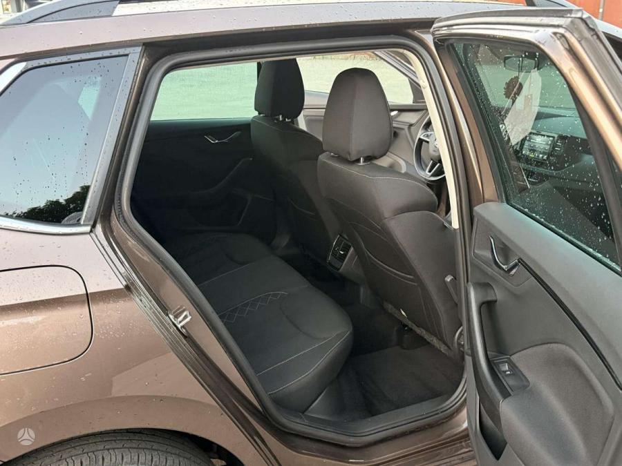 Brown Skoda KAMIQ 2020 in Kaunas, with an engine capacity of 1.50 L and mileage of 79 thousand km for 18000 €, photo 9 on AUTOMOTO.COM.LV
