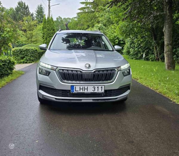 Grey Skoda KAMIQ 2019 in Kaunas, with an engine capacity of 1.00 L and mileage of 198 thousand km for 8100 €, photo 2 on AUTOMOTO.COM.LV