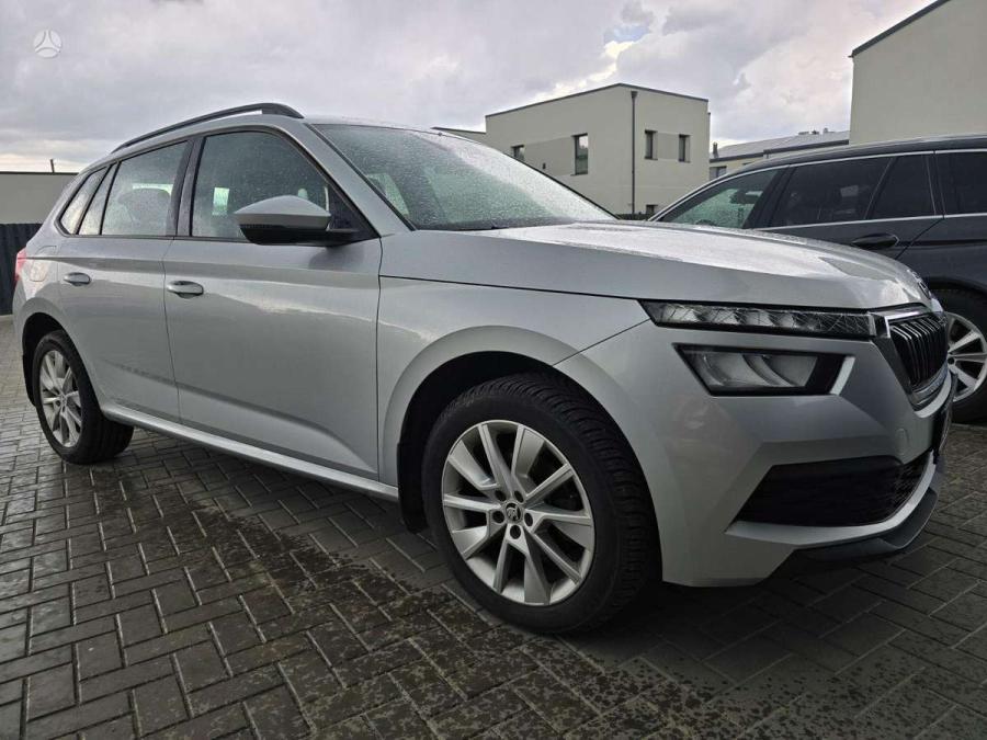 Grey Skoda KAMIQ 2019 in Kaunas, with an engine capacity of 1.00 L and mileage of 198 thousand km for 8100 €, photo 4 on AUTOMOTO.COM.LV