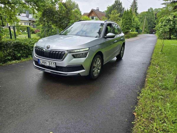 Grey Skoda KAMIQ 2019 in Kaunas, with an engine capacity of 1.00 L and mileage of 198 thousand km for 8100 €, photo 5 on AUTOMOTO.COM.LV