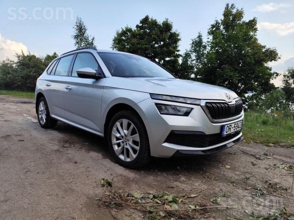 Skoda KAMIQ 2019 in Riga on AUTOMOTO.COM.LV Grey Skoda KAMIQ 2019 in Riga, with an engine capacity of 1.00 L and mileage of 198 thousand km for 10500 €, photo 1 on AUTOMOTO.COM.LV