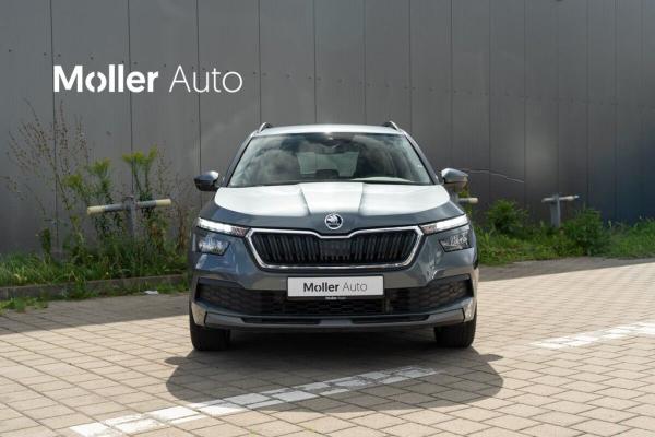 Skoda KAMIQ 2020 in Vilnius on AUTOMOTO.COM.LV Grey Skoda KAMIQ 2020 in Vilnius, with an engine capacity of 1.60 L and mileage of 147 thousand km for 16050 €, photo 5 on AUTOMOTO.COM.LV
