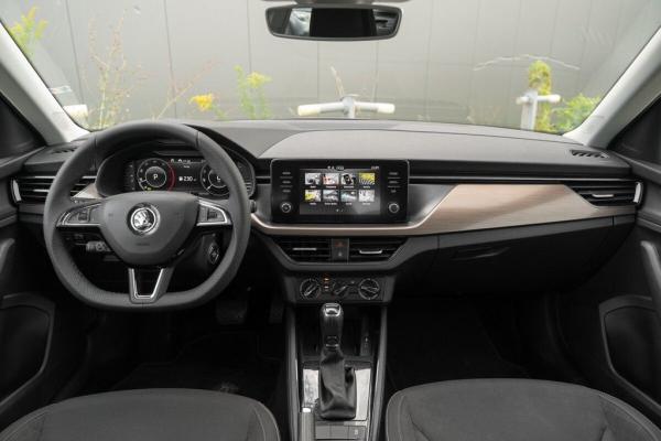 Skoda KAMIQ 2020 in Vilnius on AUTOMOTO.COM.LV Grey Skoda KAMIQ 2020 in Vilnius, with an engine capacity of 1.60 L and mileage of 147 thousand km for 16050 €, photo 11 on AUTOMOTO.COM.LV