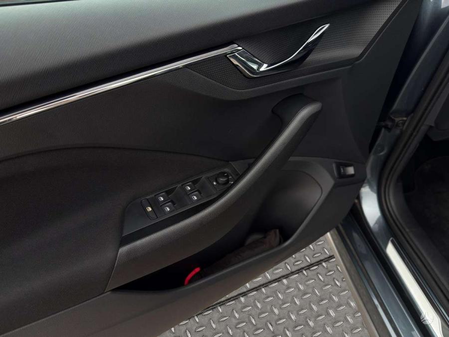 Pelēks Skoda KAMIQ 2021 Kauņa, ar dzinēja tilpumu 1.00 L un nobraukumu 41 tūkst. km par 16999 €, foto 14 vietnē AUTOMOTO.COM.LV