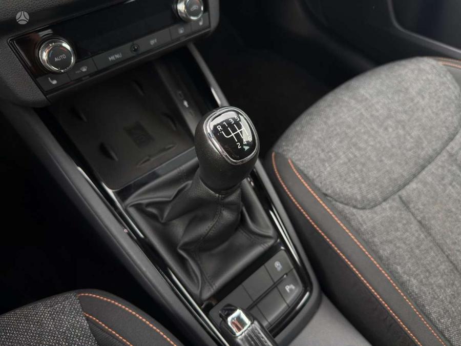 Pelēks Skoda KAMIQ 2021 Kauņa, ar dzinēja tilpumu 1.00 L un nobraukumu 41 tūkst. km par 16999 €, foto 16 vietnē AUTOMOTO.COM.LV
