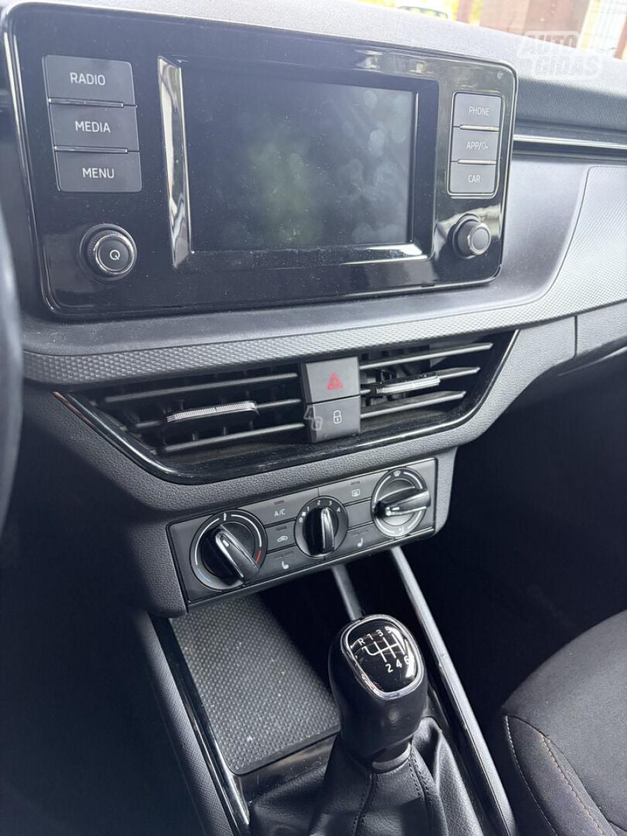 Pelēks Skoda KAMIQ 2021 Viļņa, ar dzinēja tilpumu 1.50 L un nobraukumu 33 tūkst. km par 17800 €, foto 16 vietnē AUTOMOTO.COM.LV