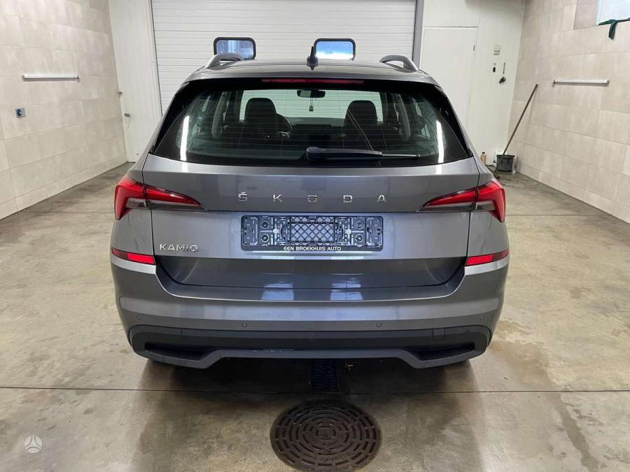 Pelēks Skoda KAMIQ 2022 Marijampole, ar dzinēja tilpumu 1.00 L un nobraukumu 198 tūkst. km par 14157 €, foto 6 vietnē AUTOMOTO.COM.LV
