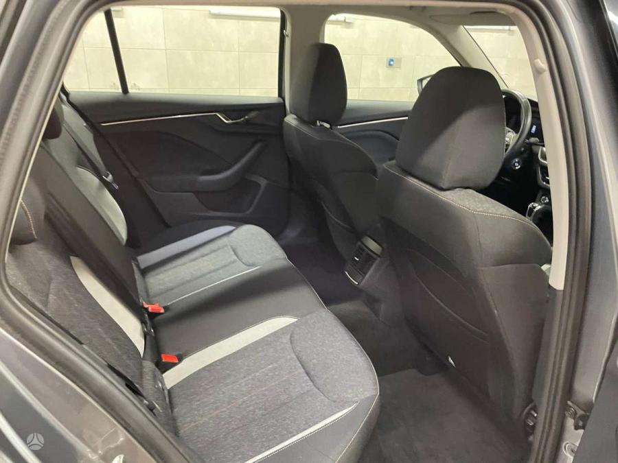 Pelēks Skoda KAMIQ 2022 Marijampole, ar dzinēja tilpumu 1.00 L un nobraukumu 198 tūkst. km par 14157 €, foto 13 vietnē AUTOMOTO.COM.LV