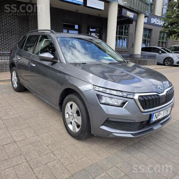 Grey Skoda KAMIQ 2023 in Riga, with an engine capacity of 1.00 L and mileage of 39 thousand km for 18500 €, photo 3 on AUTOMOTO.COM.LV