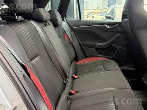 Pelēks Skoda KAMIQ 2023 Rīga, ar dzinēja tilpumu 1.50 L un nobraukumu 41 tūkst. km par 21490 €, foto 23 vietnē AUTOMOTO.COM.LV