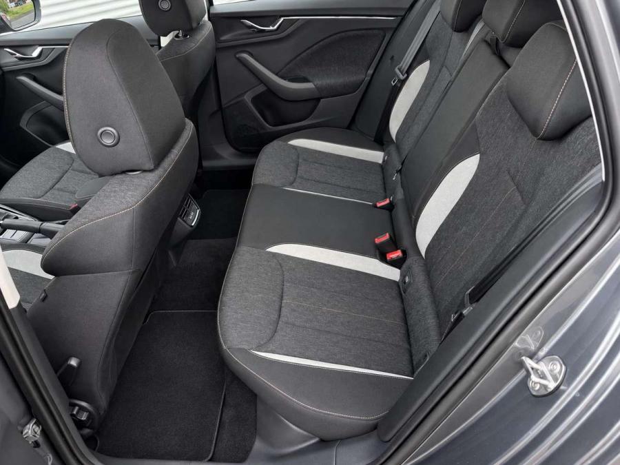 Pelēks Skoda KAMIQ 2023 Viļņa, ar dzinēja tilpumu 1.00 L un nobraukumu 118 tūkst. km par 15850 €, foto 10 vietnē AUTOMOTO.COM.LV