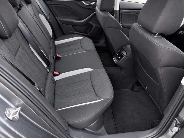 Grey Skoda KAMIQ 2023 in Vilnius, with an engine capacity of 1.00 L and mileage of 118 thousand km for 15850 €, photo 11 on AUTOMOTO.COM.LV