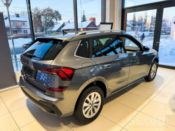 Pelēks Skoda KAMIQ 2026 Daugavpils, ar dzinēja tilpumu 1.00 L un nobraukumu 10 tūkst. km par 25740 €, foto 2 vietnē AUTOMOTO.COM.LV