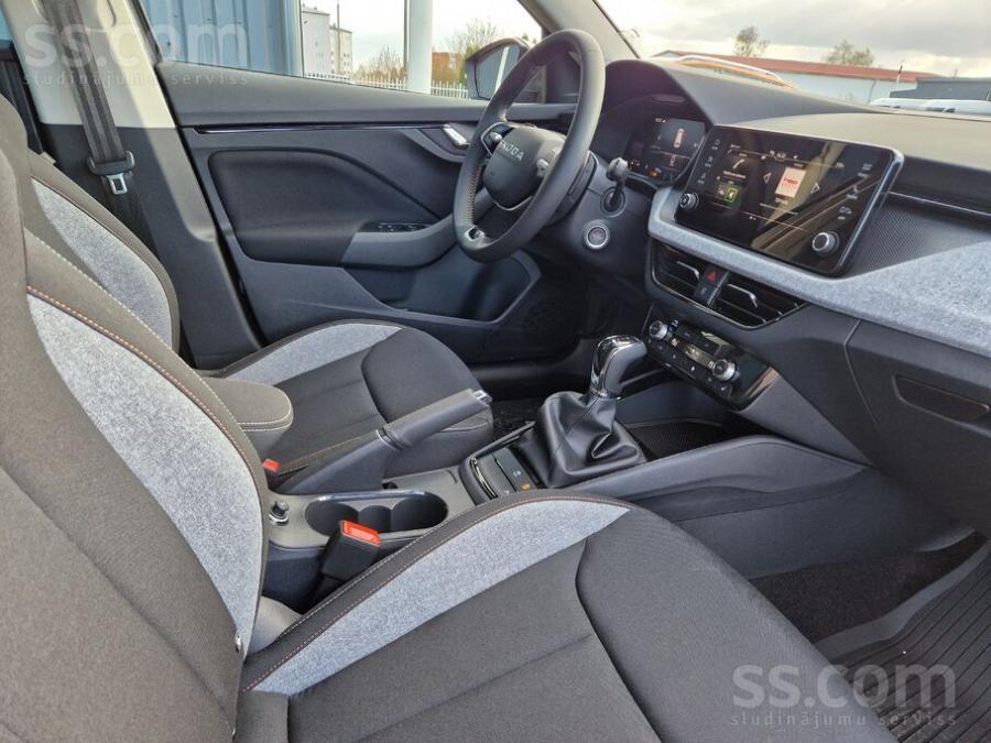Pelēks Skoda KAMIQ 2026 Jelgava, ar dzinēja tilpumu 1.00 L un nobraukumu 0 tūkst. km par 25500 €, foto 5 vietnē AUTOMOTO.COM.LV