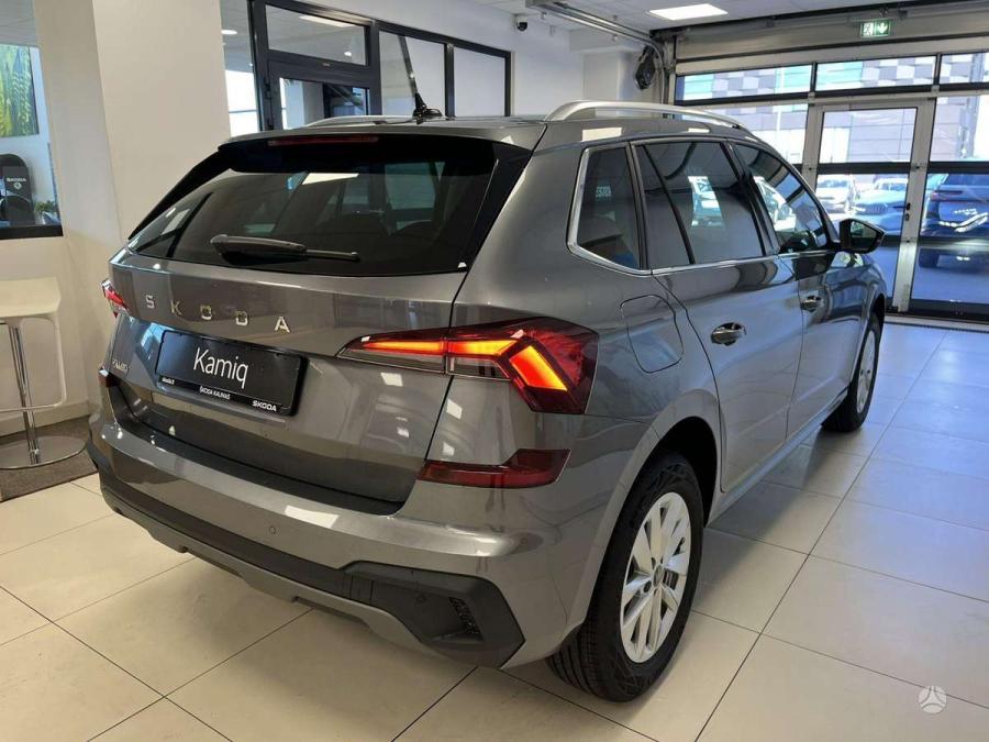 Pelēks Skoda KAMIQ 2026 Kauņa, ar dzinēja tilpumu 1.00 L un nobraukumu 0 tūkst. km par 24980 €, foto 7 vietnē AUTOMOTO.COM.LV