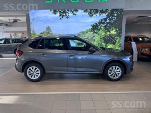 Pelēks Skoda KAMIQ 2026 Valmiera, ar dzinēja tilpumu 1.00 L un nobraukumu 0 tūkst. km par 23890 €, foto 5 vietnē AUTOMOTO.COM.LV