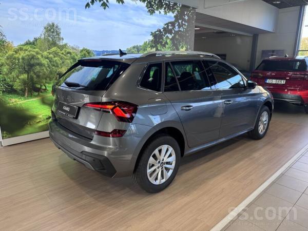 Pelēks Skoda KAMIQ 2026 Valmiera, ar dzinēja tilpumu 1.00 L un nobraukumu 0 tūkst. km par 23890 €, foto 6 vietnē AUTOMOTO.COM.LV