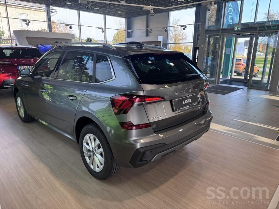 Pelēks Skoda KAMIQ 2026 Valmiera, ar dzinēja tilpumu 1.00 L un nobraukumu 0 tūkst. km par 23890 €, foto 8 vietnē AUTOMOTO.COM.LV