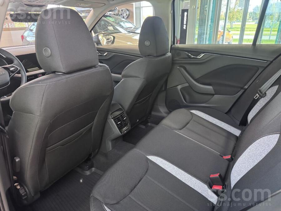 Pelēks Skoda KAMIQ 2026 Valmiera, ar dzinēja tilpumu 1.00 L un nobraukumu 0 tūkst. km par 23890 €, foto 12 vietnē AUTOMOTO.COM.LV