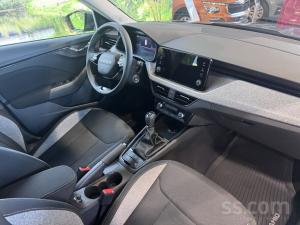 Pelēks Skoda KAMIQ 2026 Valmiera, ar dzinēja tilpumu 1.00 L un nobraukumu 0 tūkst. km par 23890 €, foto 14 vietnē AUTOMOTO.COM.LV