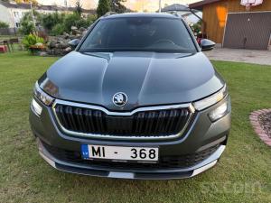Pelēks Skoda KAMIQ 2020 Rīga, ar dzinēja tilpumu 1.50 L un nobraukumu 78 tūkst. km par 17500 €, foto 3 vietnē AUTOMOTO.COM.LV