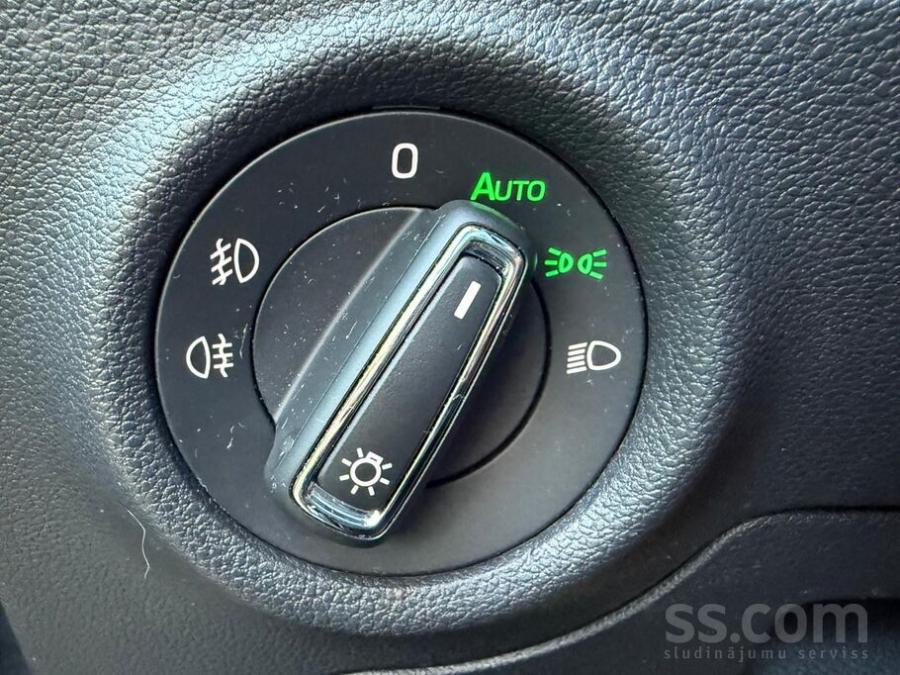 Pelēks Skoda KAMIQ 2020 Rīga, ar dzinēja tilpumu 1.50 L un nobraukumu 78 tūkst. km par 17500 €, foto 19 vietnē AUTOMOTO.COM.LV