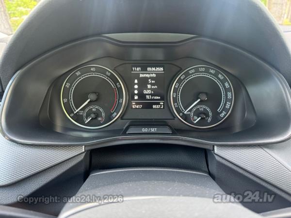 Pelēks Skoda KAMIQ 2021 Tallina, ar dzinēja tilpumu 1.50 L un nobraukumu 98 tūkst. km par 16999 €, foto 9 vietnē AUTOMOTO.COM.LV