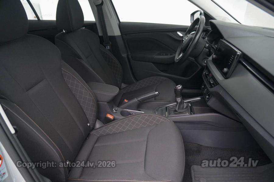 Pelēks Skoda KAMIQ 2021 Tallina, ar dzinēja tilpumu 1.00 L un nobraukumu 104 tūkst. km par 10990 €, foto 10 vietnē AUTOMOTO.COM.LV