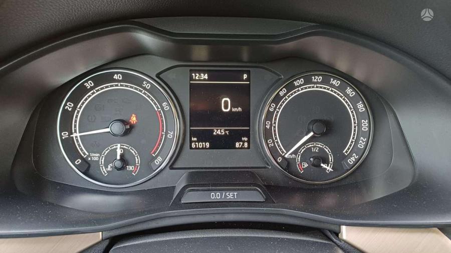 Grey Skoda KAMIQ 2021 in Kelme, with an engine capacity of 1.00 L and mileage of 61 thousand km for 17990 €, photo 6 on AUTOMOTO.COM.LV