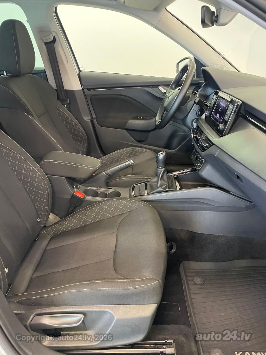 Pelēks Skoda KAMIQ 2022 Tallina, ar dzinēja tilpumu 1.00 L un nobraukumu 70 tūkst. km par 13990 €, foto 6 vietnē AUTOMOTO.COM.LV