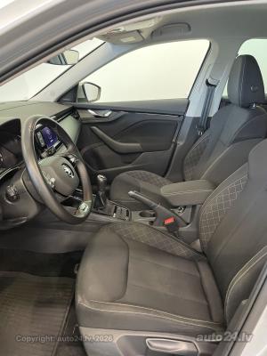 Pelēks Skoda KAMIQ 2022 Tallina, ar dzinēja tilpumu 1.00 L un nobraukumu 70 tūkst. km par 13990 €, foto 9 vietnē AUTOMOTO.COM.LV