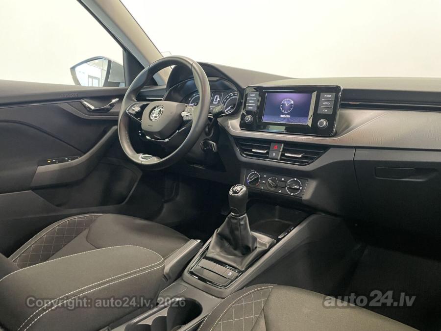 Pelēks Skoda KAMIQ 2022 Tallina, ar dzinēja tilpumu 1.00 L un nobraukumu 70 tūkst. km par 13990 €, foto 12 vietnē AUTOMOTO.COM.LV