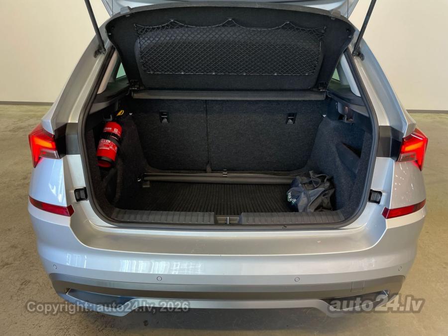 Pelēks Skoda KAMIQ 2022 Tallina, ar dzinēja tilpumu 1.00 L un nobraukumu 70 tūkst. km par 13990 €, foto 20 vietnē AUTOMOTO.COM.LV