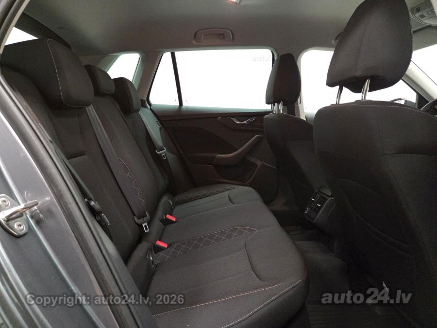 Pelēks Skoda KAMIQ 2023 Tallina, ar dzinēja tilpumu 1.00 L un nobraukumu 57 tūkst. km par 17900 €, foto 12 vietnē AUTOMOTO.COM.LV