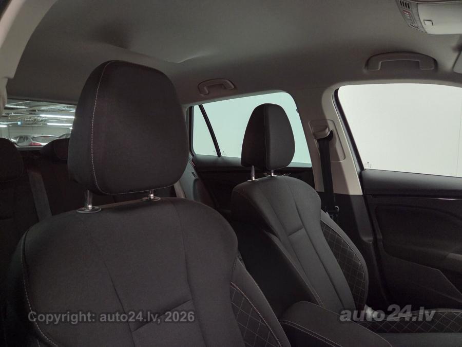 Pelēks Skoda KAMIQ 2023 Tallina, ar dzinēja tilpumu 1.00 L un nobraukumu 57 tūkst. km par 17900 €, foto 21 vietnē AUTOMOTO.COM.LV
