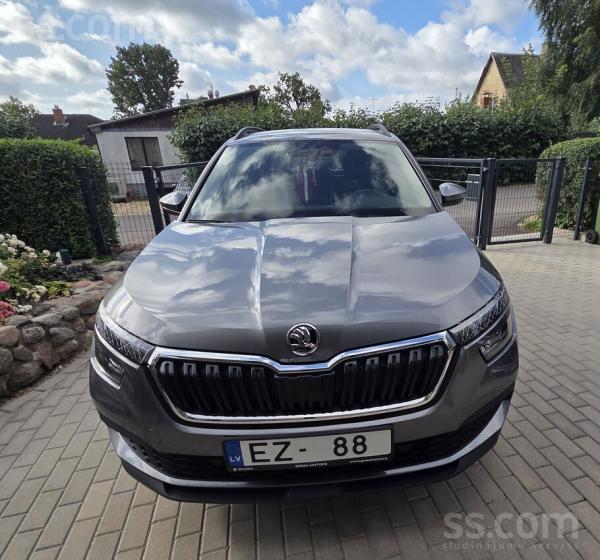 Grey Skoda KAMIQ 2023 in Tukums, with an engine capacity of 1.00 L and mileage of 29 thousand km for 15950 €, photo 1 on AUTOMOTO.COM.LV