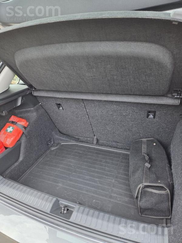 Grey Skoda KAMIQ 2023 in Tukums, with an engine capacity of 1.00 L and mileage of 29 thousand km for 15950 €, photo 5 on AUTOMOTO.COM.LV