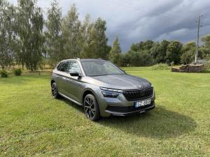 Grey Skoda KAMIQ 2023 in Riga, with an engine capacity of 1.50 L and mileage of 62 thousand km for 21950 €, photo 3 on AUTOMOTO.COM.LV
