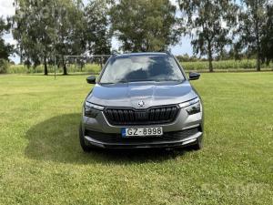 Grey Skoda KAMIQ 2023 in Riga, with an engine capacity of 1.50 L and mileage of 62 thousand km for 21950 €, photo 4 on AUTOMOTO.COM.LV