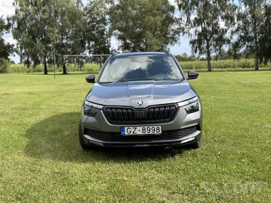 Grey Skoda KAMIQ 2023 in Riga, with an engine capacity of 1.50 L and mileage of 62 thousand km for 21950 €, photo 4 on AUTOMOTO.COM.LV