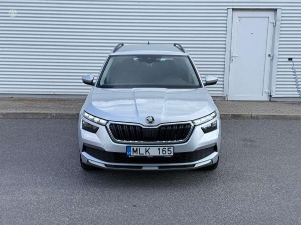 Grey Skoda KAMIQ 2023 in Vilnius, with an engine capacity of 1.00 L and mileage of 95 thousand km for 16549 €, photo 5 on AUTOMOTO.COM.LV